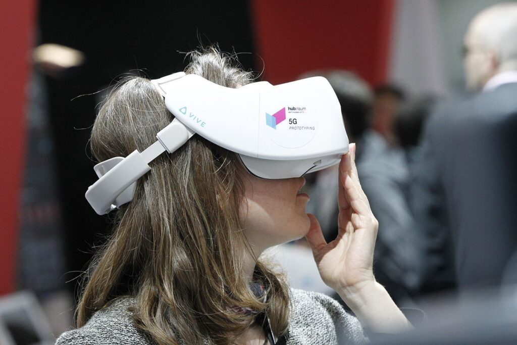 From folders to fat phones: MWC 2019’s trends